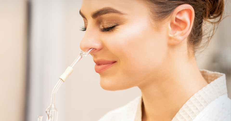 7 of the Best Essential Oils to Wake You Up (Feeling Energetic and Happy!)